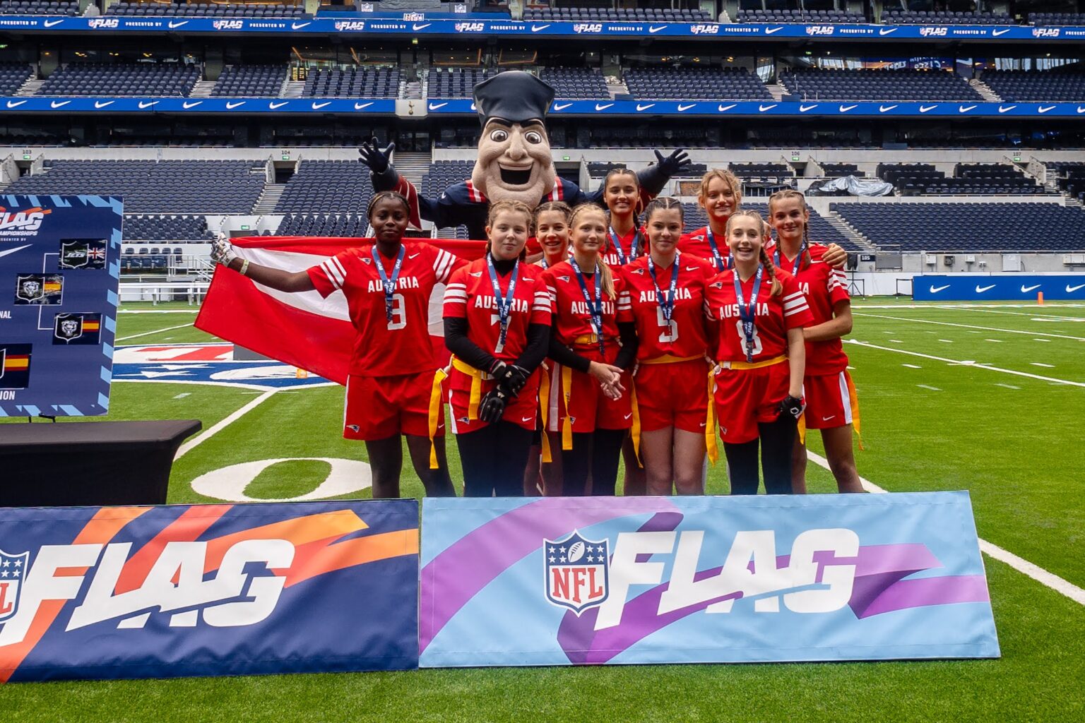 Dank Zusammenarbeit: NFL Flag und AFBÖ schicken U13 Mixed-Schulteam zu ...